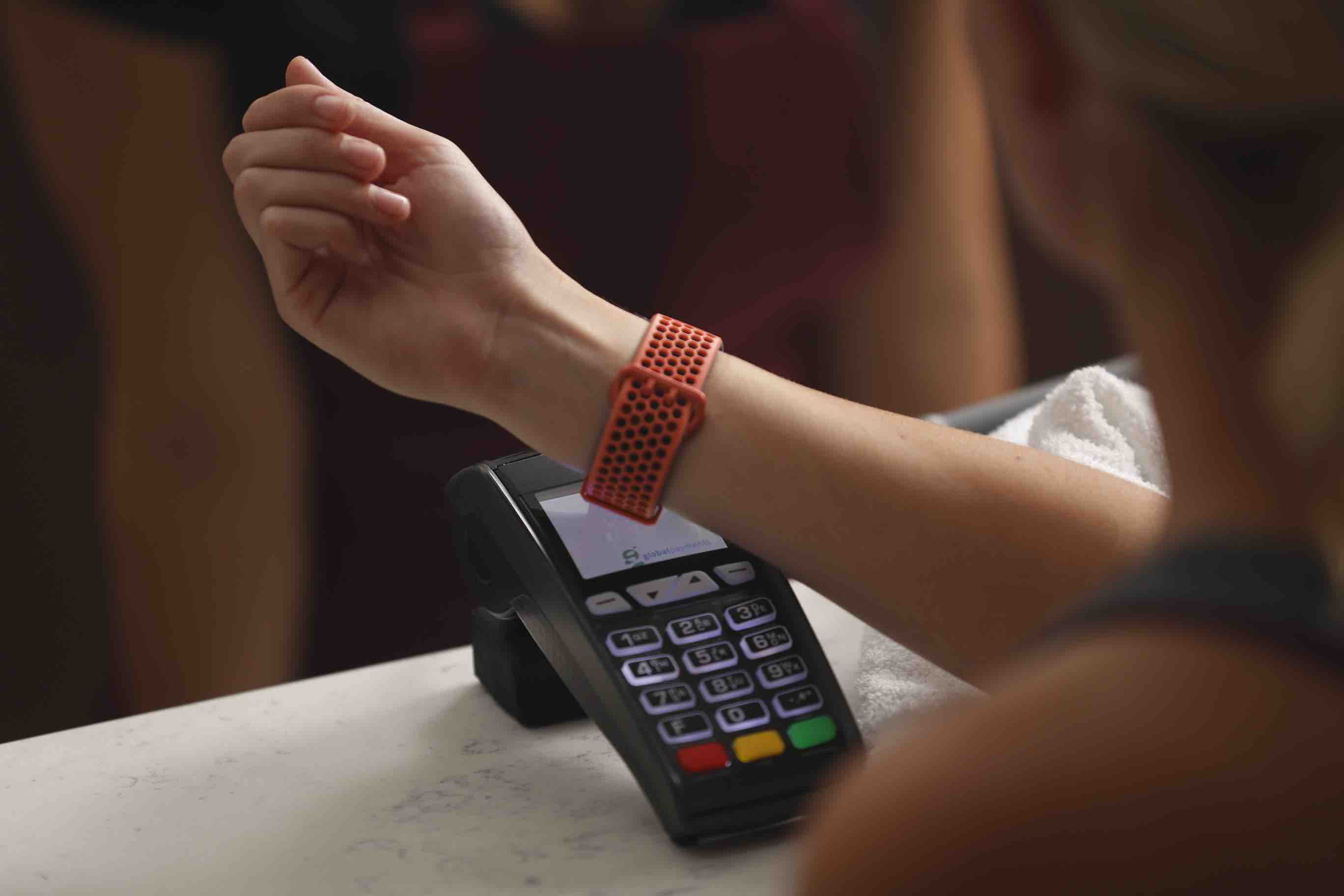 Visa bringt kontaktloses Bezahlen mit Fitbit PayTM nach Deutschland ... Visa bringt kontaktloses Bezahlen mit Fitbit PayTM nach Deutschland ...